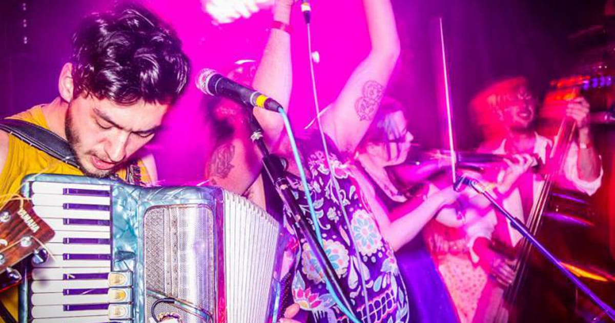 Halloween bands & entertainment: How to plan a Halloween party