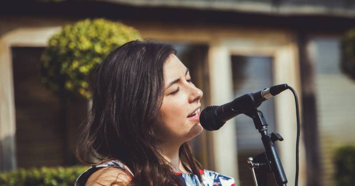 Wedding Singers for Hire in the UK - Book the Best