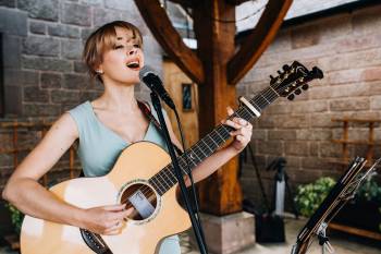 Hire Singers & Vocalists: Book a Solo Vocalist (or Duo/Trio)