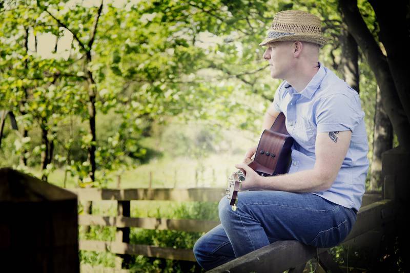 Stuart (Guitar/Vocals): Soul touching guitar player and wonderful singer