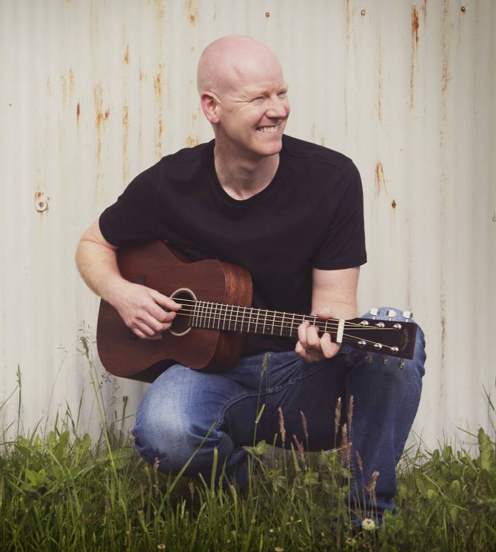 Stuart (Guitar/Vocals): Soul touching guitar player and wonderful singer