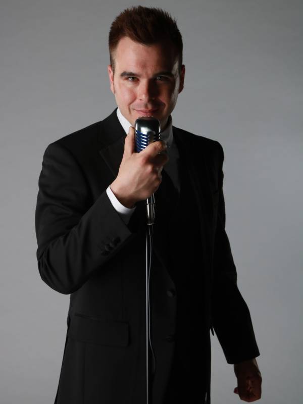 Luke Mendez: First Class International Swing and Rat Pack Artist