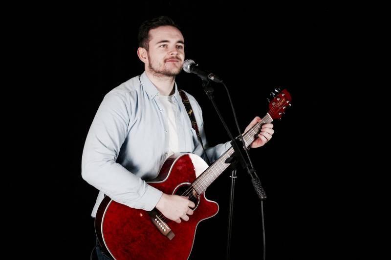 Gordon Robertson - Vocalist/Musician | Last Minute Musicians