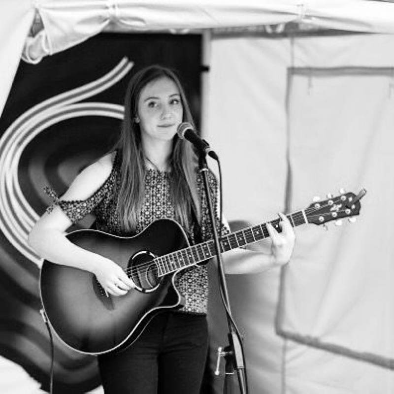 Lucy Mayhew | Last Minute Musicians