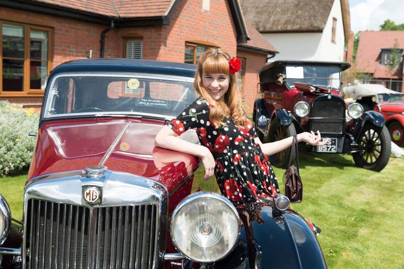 Melissa Hollick - 1940's to 1970's Singer | Last Minute Musicians