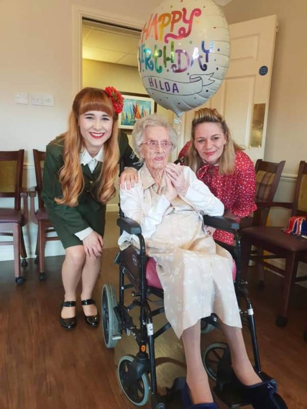 Melissa Hollick - 1940's to 1970's Singer | Last Minute Musicians