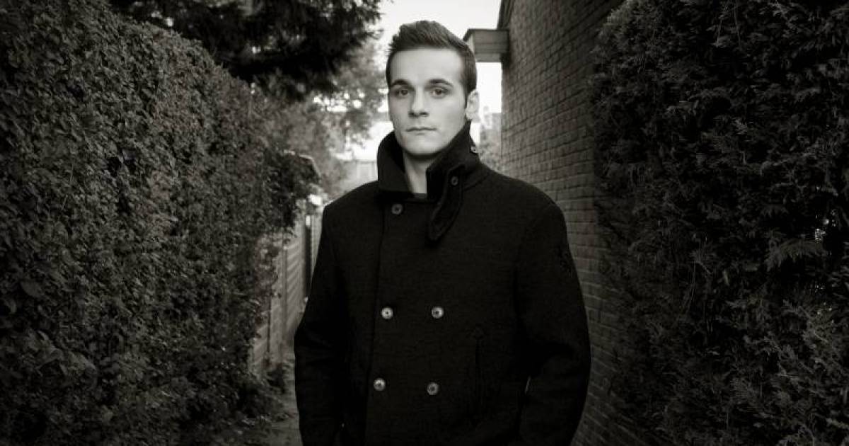 Dario (Solo Guitarist): Solo guitarist - perfect for weddings and parties!