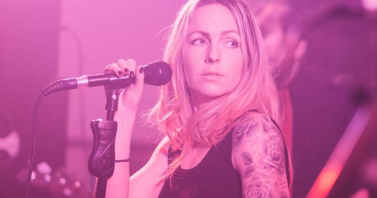 Air Force 1: High energy female fronted rock covers band