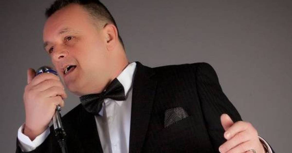 Francis Kelly swingking | Last Minute Musicians