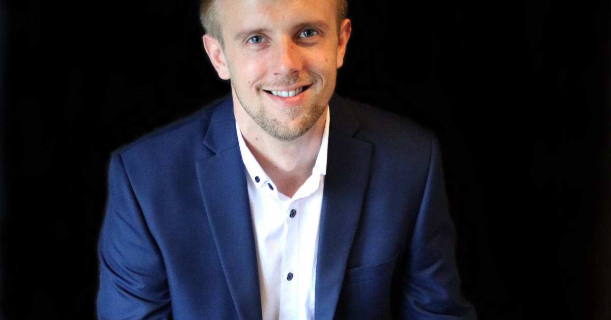 Mark (Piano): Great Piano/Keyboards/Organ player!