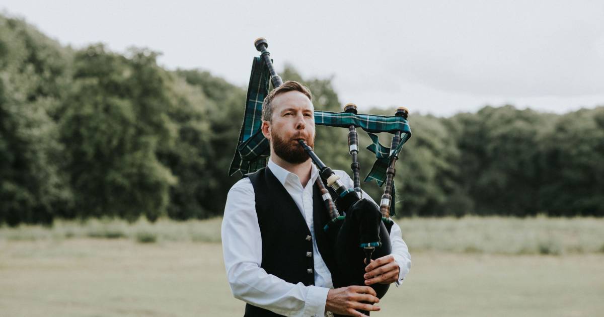 South East Essex Bagpiper: Professional highland piper!