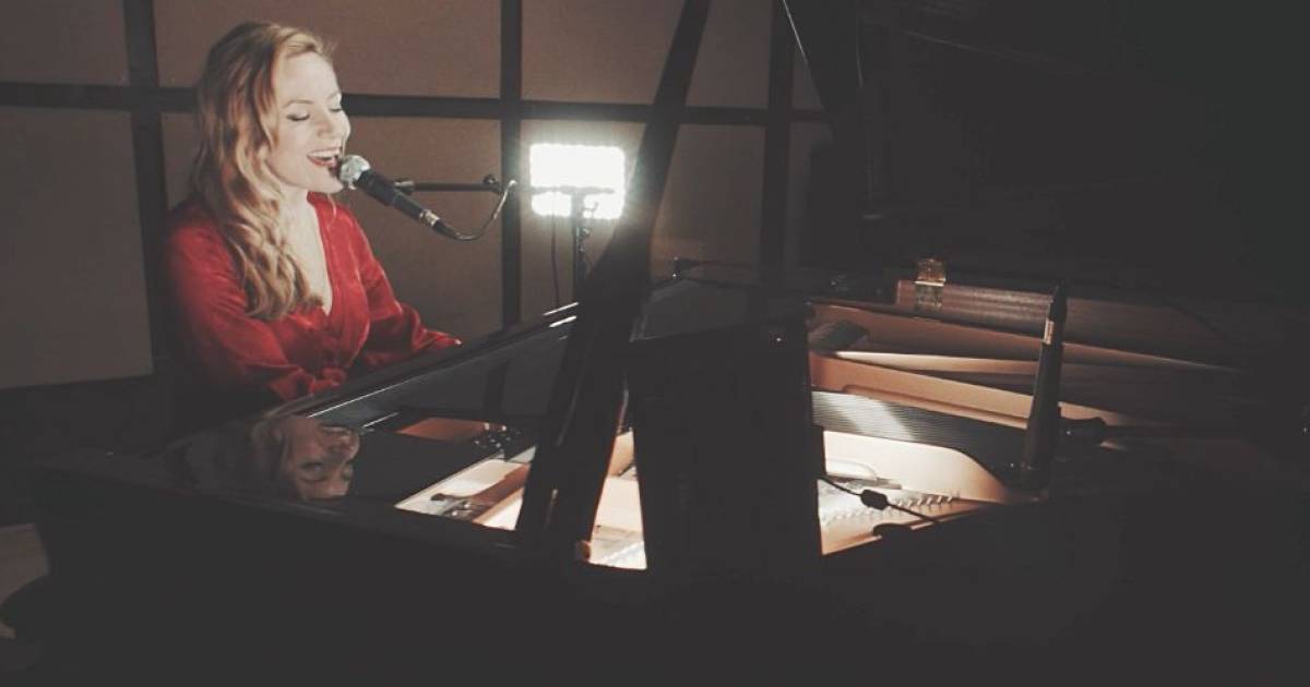 Alice Piano: Experienced and versatile pianist and singer