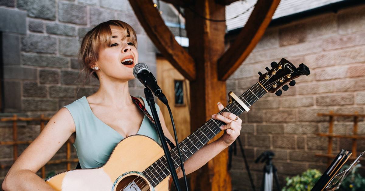 Sam Lyon: Acoustic Wedding Singer | Last Minute Musicians