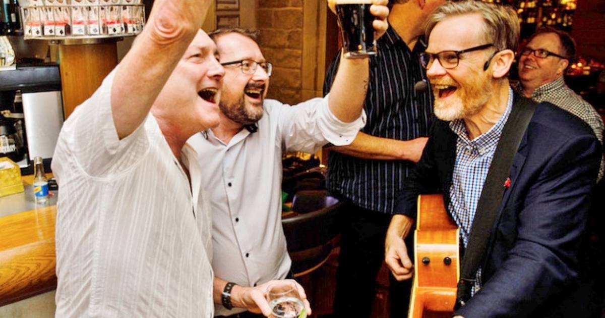 Ged Ryan Fantastic Versatile Guitar Vocal | Last Minute Musicians