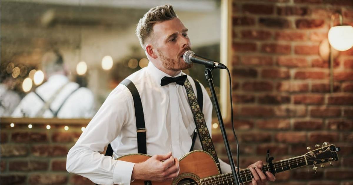 Rob Crampton: Rock & Pop Covers Artist | Last Minute Musicians