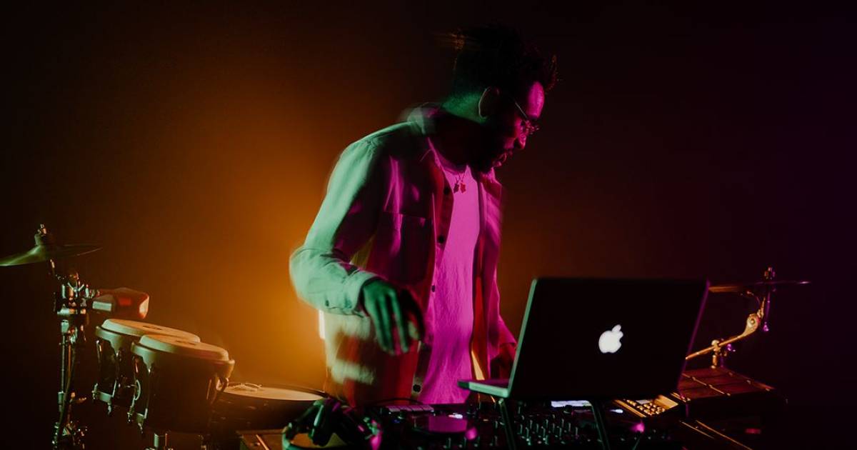 TriTone DJs: Unique DJ service with an unforgettable live element!
