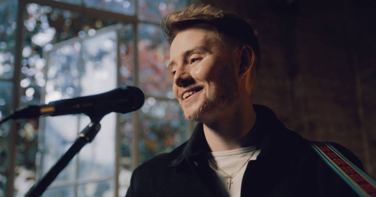 Ollie - Acoustic Live Performer | Last Minute Musicians